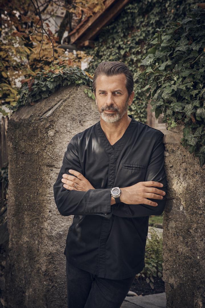 Signiertes Kochbuch von Andreas Caminada – there-for-you.com